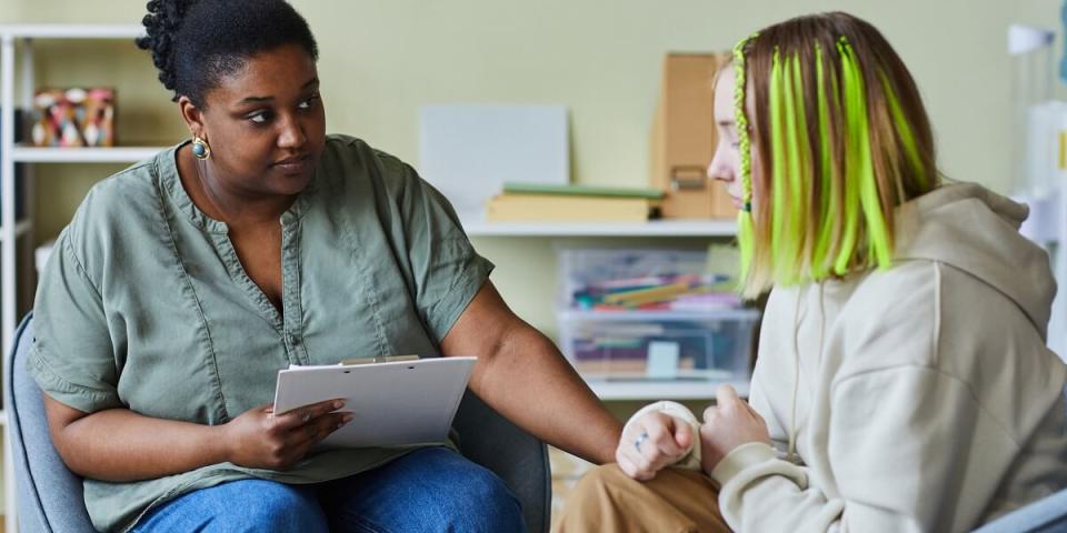 Nursing vs. Social Work: Find Your Path - RN to Social Worker