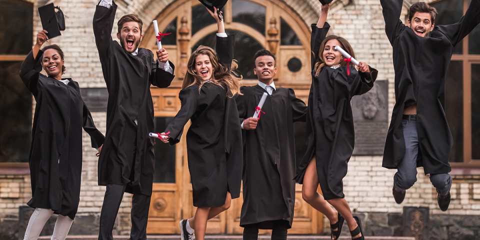 Five Differences Between an Associate’s and a Bachelor’s Degree